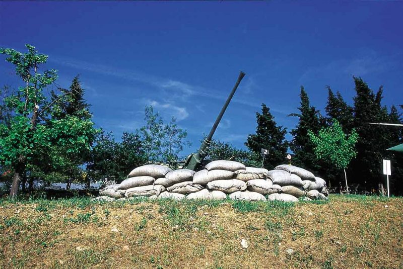 Defa 40mm Cannon - Museo Aviazione